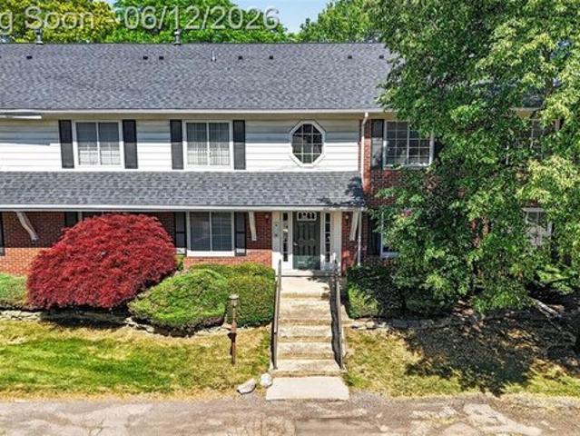 2449 Mulberry Sq Apt 32, Bloomfield Hills, MI 48302