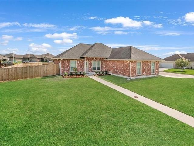2449 Ave Mont Martre, Gretna, LA 70056