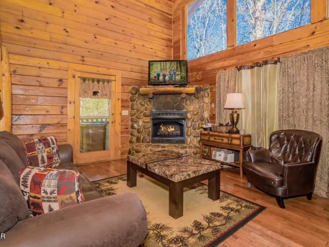 2449 Cedar Pass