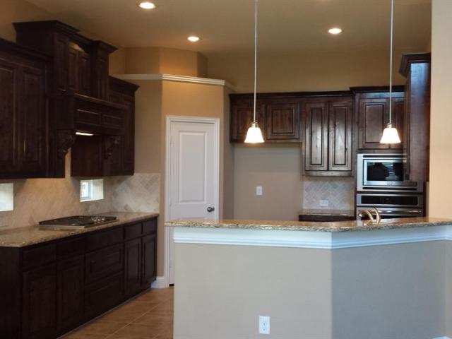 2449 Kingsgate Drive