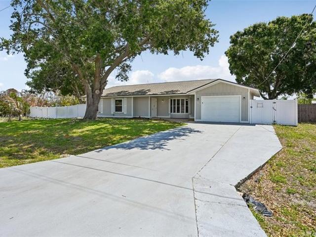 2449 SE Aneci St, Port Saint Lucie, FL 34984