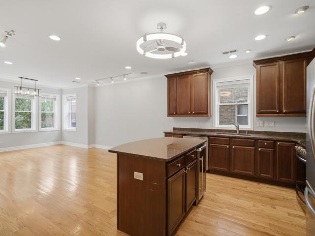 2449 W Foster Avenue # 2E