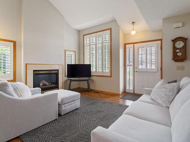 2440 Oakridge Circle