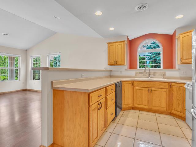 2440 Carmen Ave