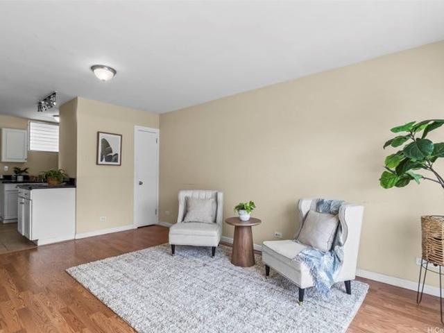 2440 Date St Apt 303, Honolulu, HI 96826