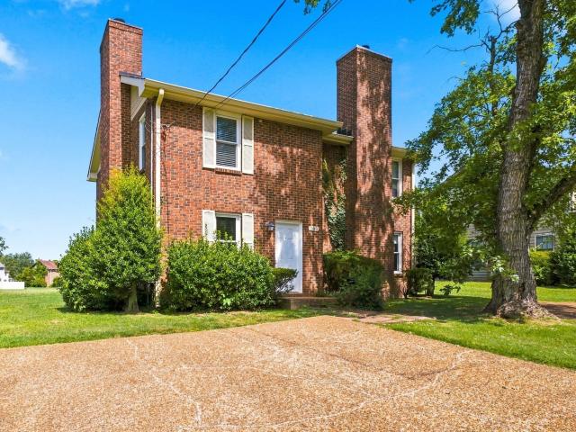 2440 Fairbrook Dr