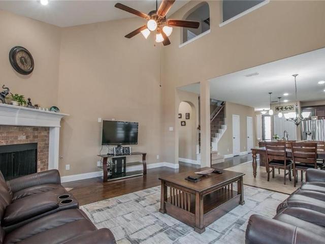 2440 Kingsgate Drive