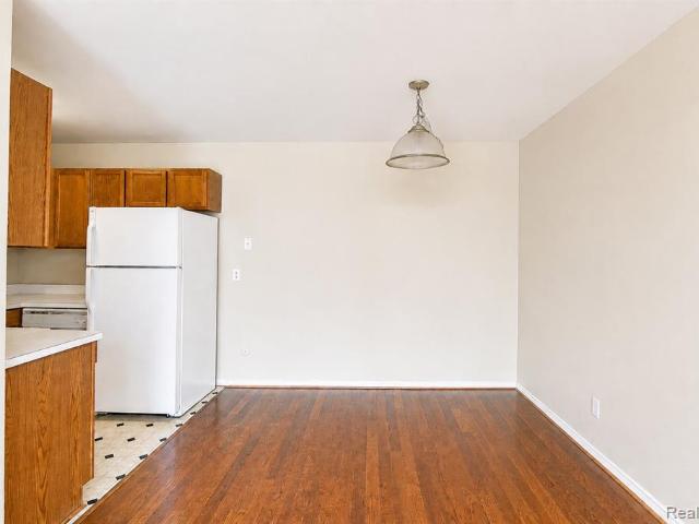 2440 Parmenter Boulevard # 102