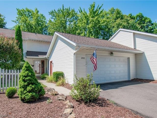 2440 Port Charles Dr, Stow, OH 44224