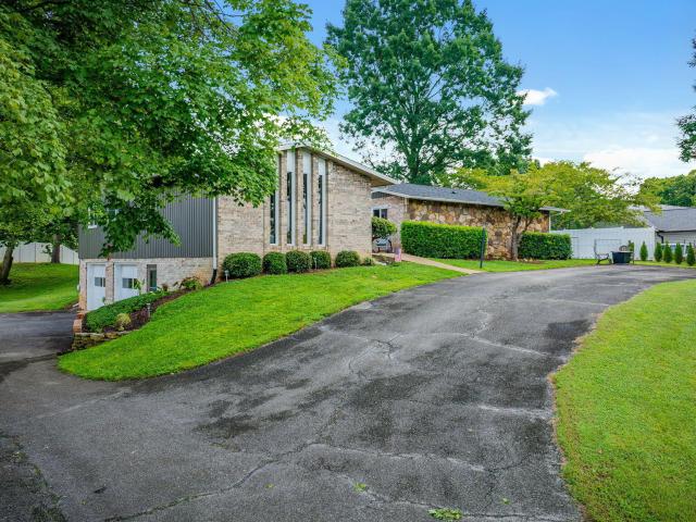 2440 Rivermont Drive