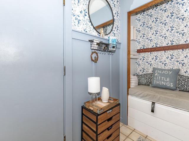 2440 W 60th Place