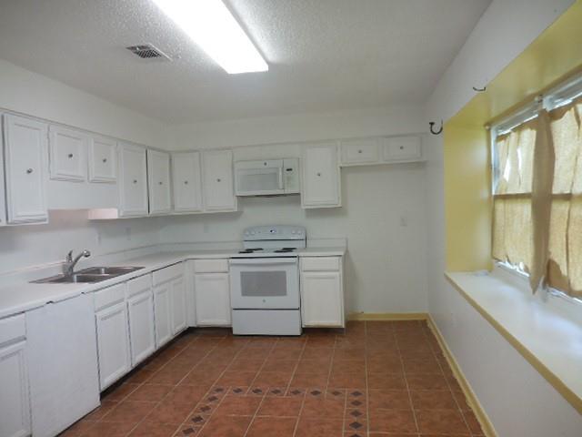 2440 W Sunny Meade Dr, Harvey, LA 70058 | MLS #2554 | Compass