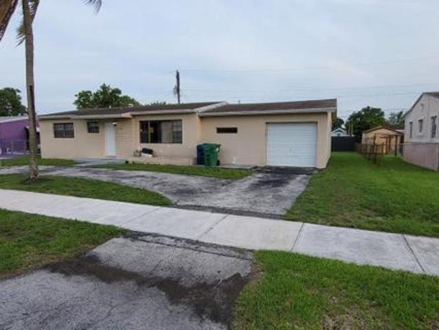2440 182nd Ter NW, Miami Gardens, FL 33056