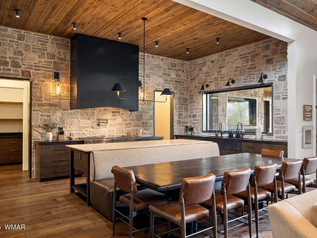 2441 Monkshood Road