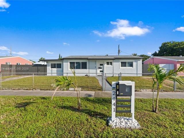 2441 NW 181st Ter, Miami Gardens, FL 33056