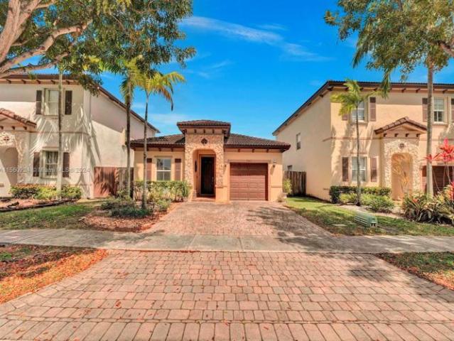 2441 NE 3rd Ct, Homestead, FL 33033