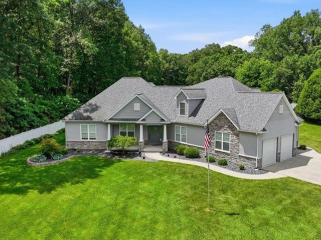 2441 Crissey Rd, Sylvania, OH 43560