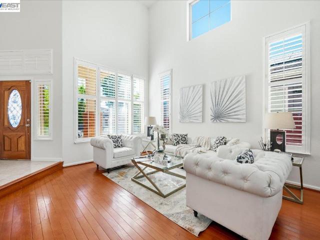 2441 Johns Way