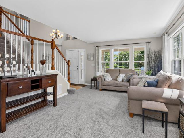 2441 Wydown Lane