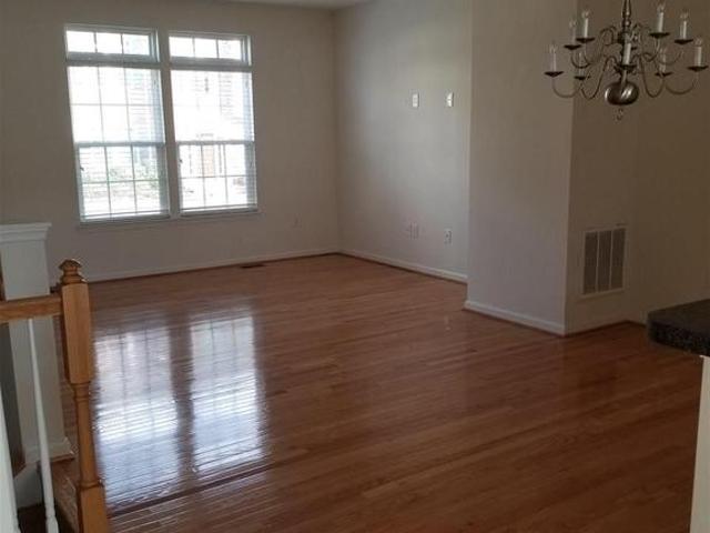 2442 Abington Dr
