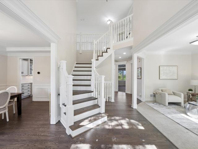 2442 Bird Lane
