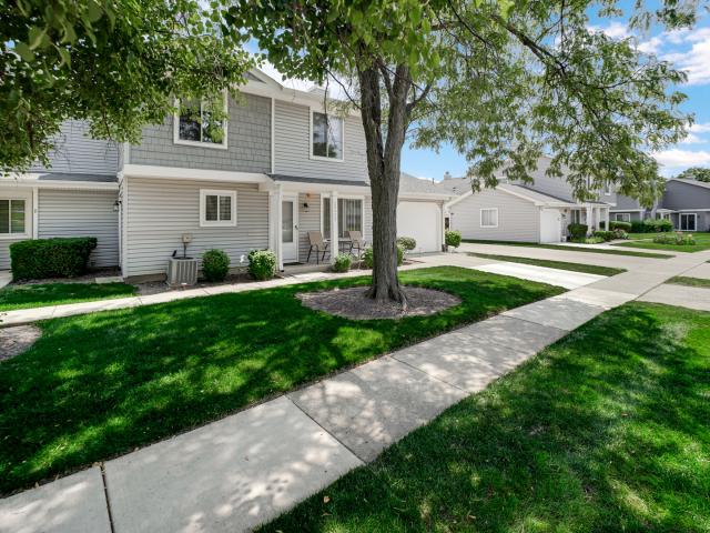 2442 Brunswick Circle # 4D