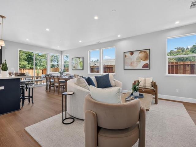 2442 Linwood Ave, Santa Rosa, CA 95404