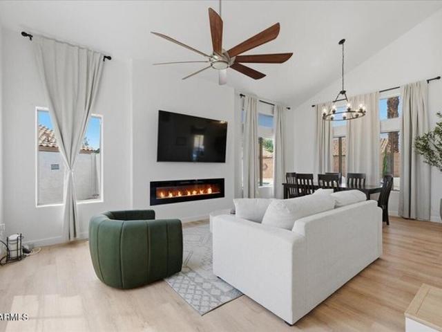 2442 S Augustine Cir, Mesa, AZ 85209