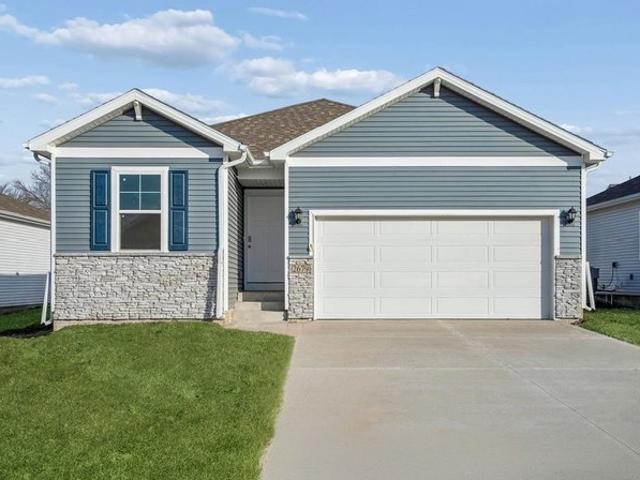 2442 SE Ambrose Dr, West Des Moines, IA 50265