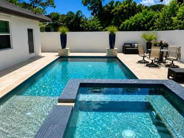 2442 Snug Harbor Dr, Palm Beach Gardens, FL 33410