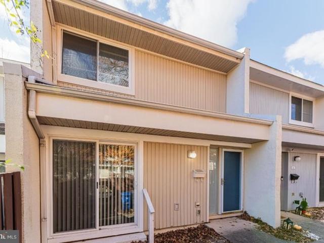 2442 Southgate Sq, Reston, VA 20191