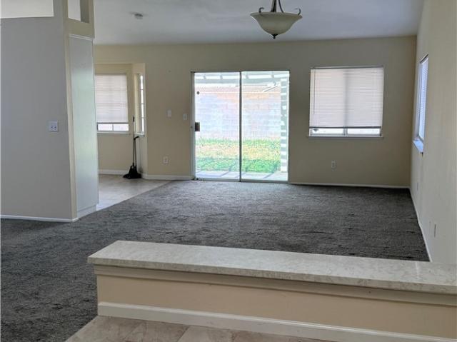 2443 N Magnolia