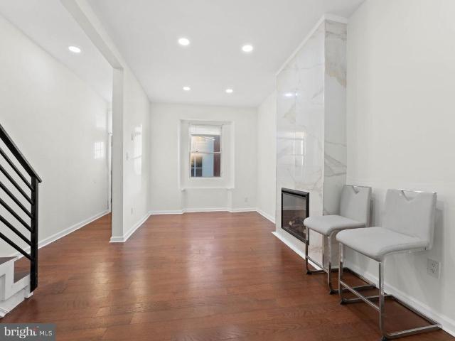 2443 Nicholas Street