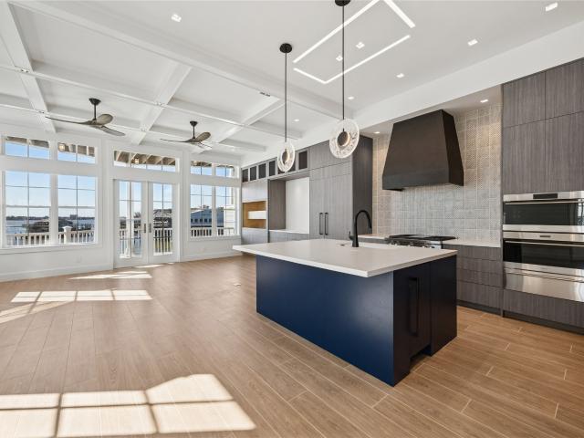 2443 Lakewood Pointe