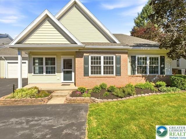 2443 Steeplechase Dr, Lower Macungie Township, PA 18062
