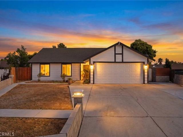 2443 Tulip Ct, Hemet, CA 92545