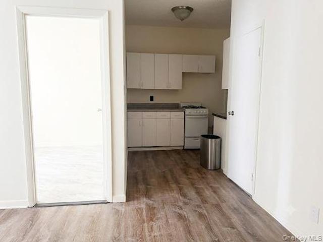 244 10 Jericho Turnpike