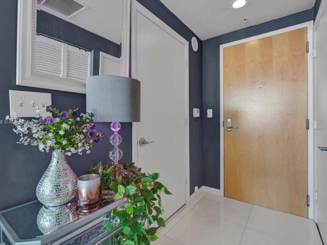 244 Biscayne Blvd #646, Miami, FL 33132