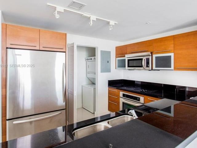 244 Biscayne Blvd Way Unit 2402, Miami, FL 33131