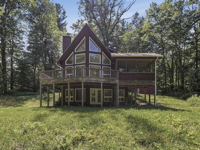 244 General Knox Rd, Russell, MA 01071