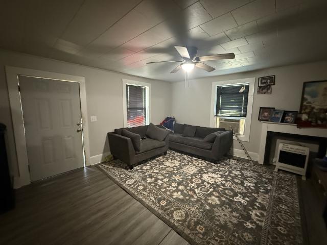 244 E Cedar St