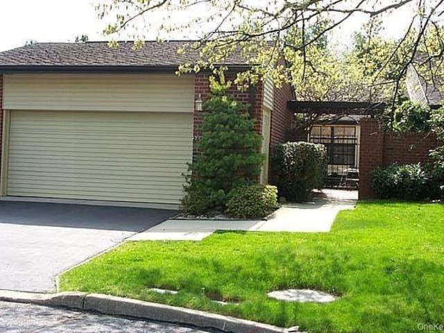 244 Estates Ter S, Manhasset, NY 11030