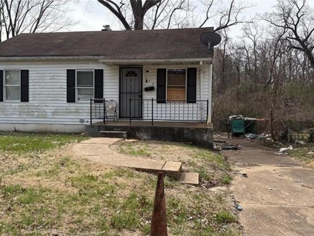 244 Estridge Rd, Saint Louis, MO 63137