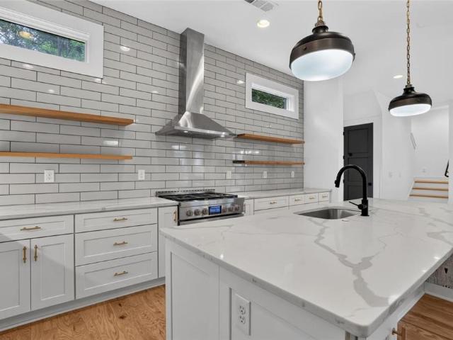 244 Locust Street NE B