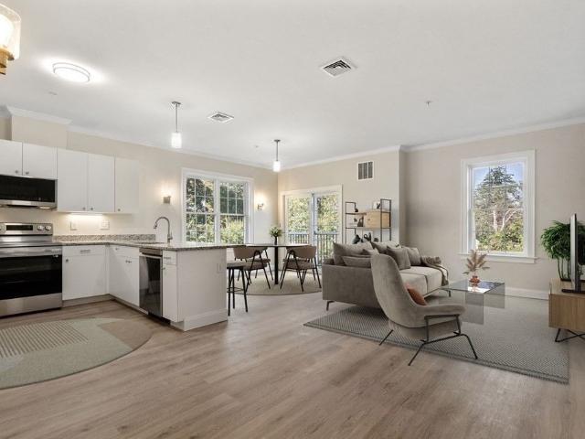 244 Main #105, Millis, US, MA