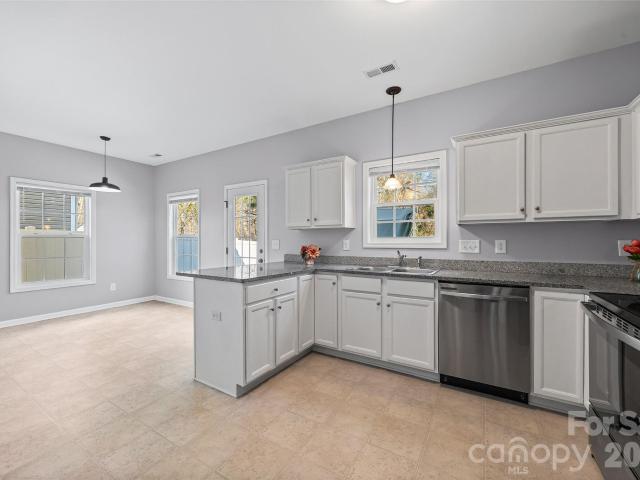 244 Makayla Ct, Fort Mill, SC 29715 | MLS #4331
