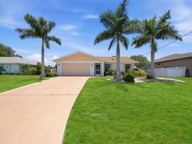 244 Mark Twain Ln, Rotonda West, FL 33947