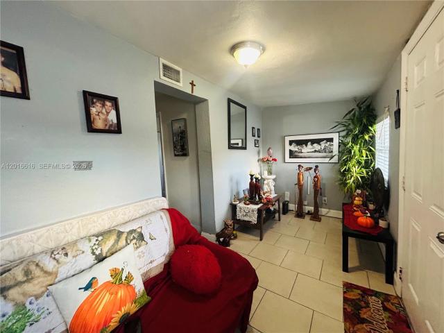 244 SW 36th Ave, Miami, FL 33135 | MLS #A12016