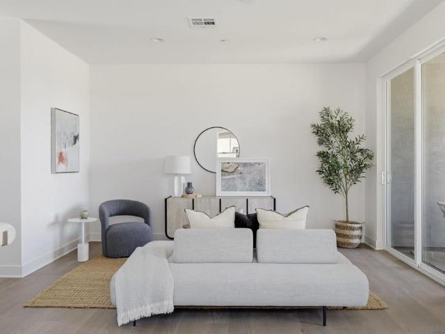 244 Pico Avenue 7