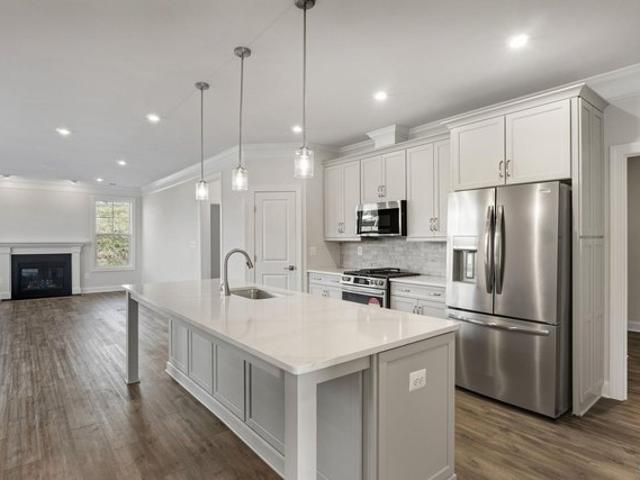 244 Ridgeline Dr, Waynesboro, VA 22980